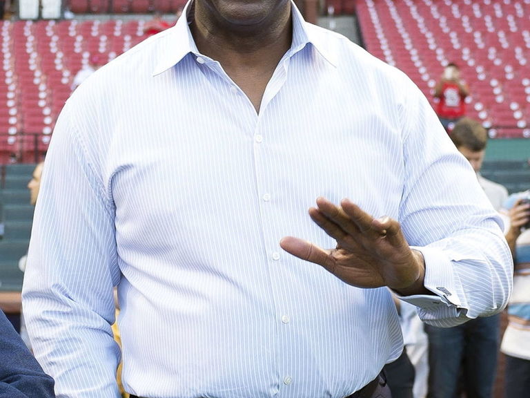 Report: Magic Johnson wants a chance to purchase Clippers | theScore.com