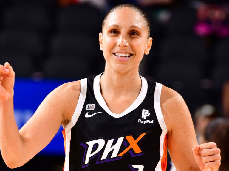 Taurasi makes WNBA history in Mercury's win over Sparks | theScore.com