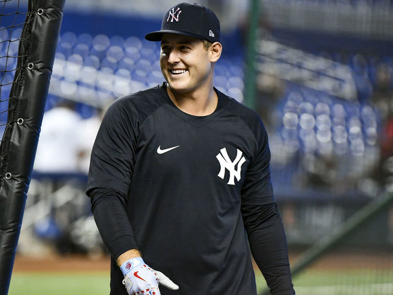 Report: Yankees interested in reunion with Rizzo | theScore.com