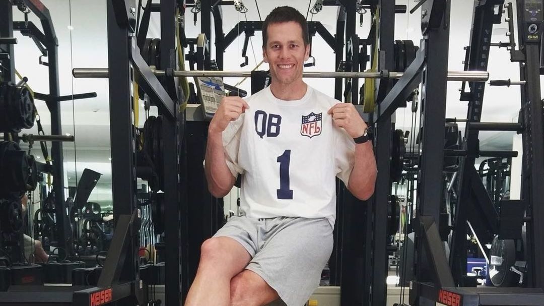 Brady selling 'Return to Foxboro' shirt ahead of Bucs-Patri…