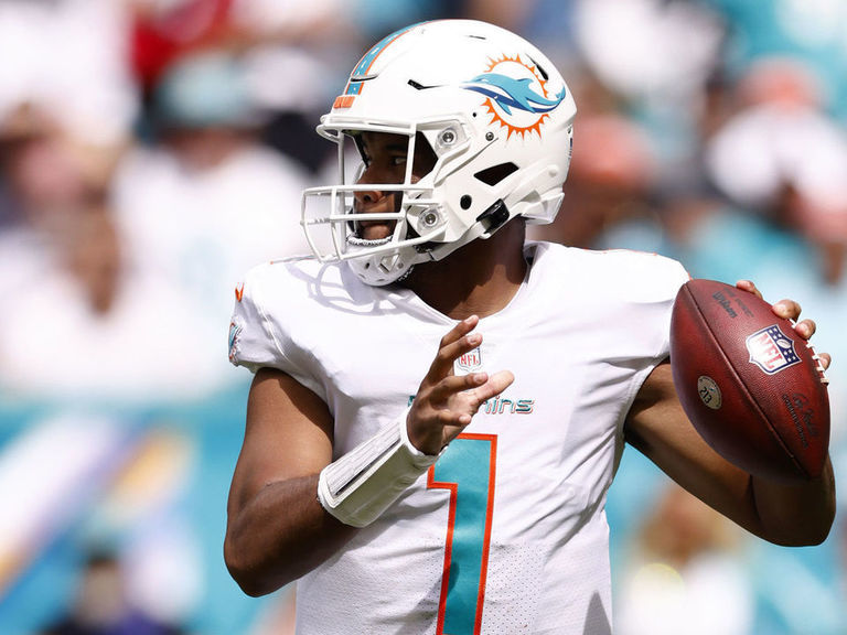 Tua's day: Lots of good, 2 bad picks and more trade talk | theScore.com
