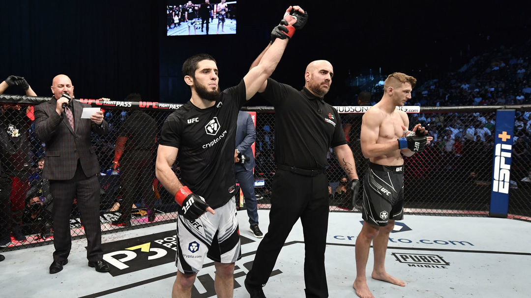 UFC 267 rundown: Teixeira's coronation a special moment | theScore.com