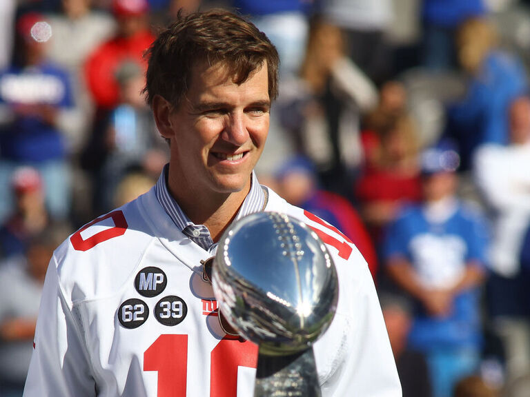 Eli Manning's double bird on 'Manningcast' led to 3 FCC complaints ...