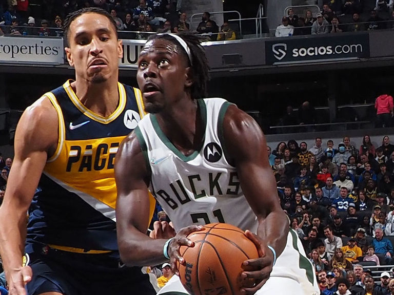 Bucks rout Pacers for 7th straight win | theScore.com