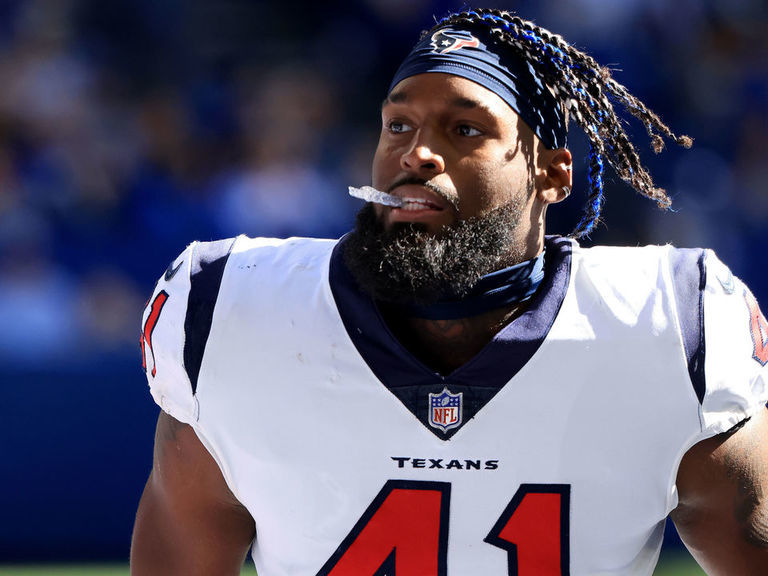Texans release Cunningham | theScore.com