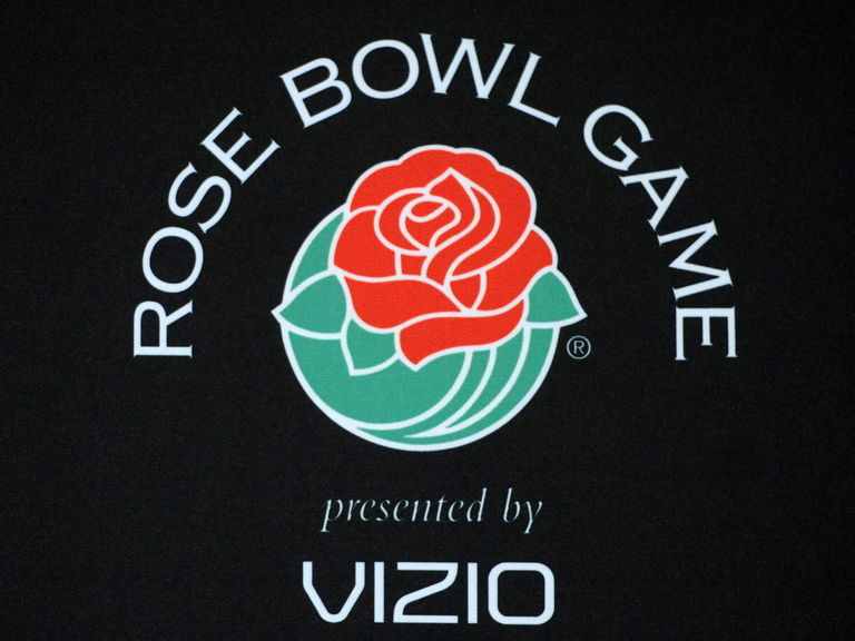 PHOTO: Rose Bowl introduces logo with new sponsor Northwestern Mutual ...
