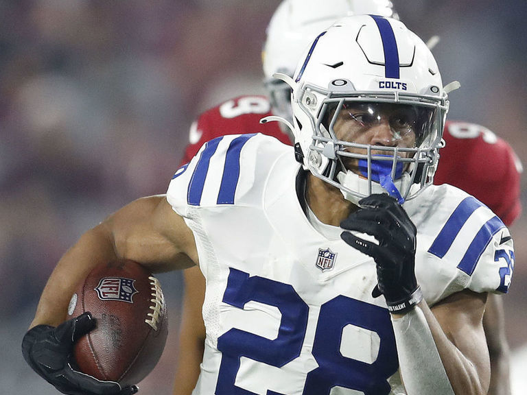 Colts' Taylor: Entering season without new deal 'wouldn't be a ...