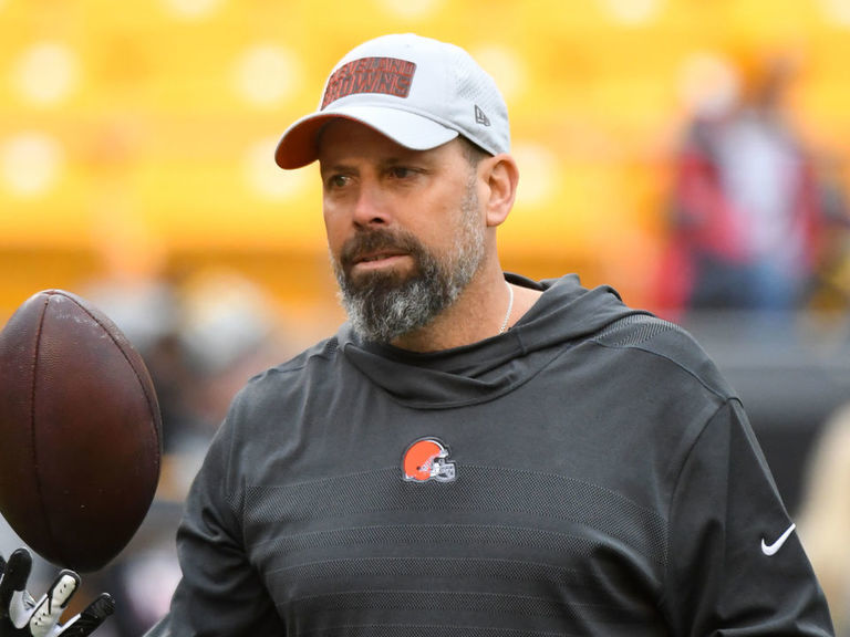Todd Haley, Kevin Sumlin headline new USFL coaches | theScore.com