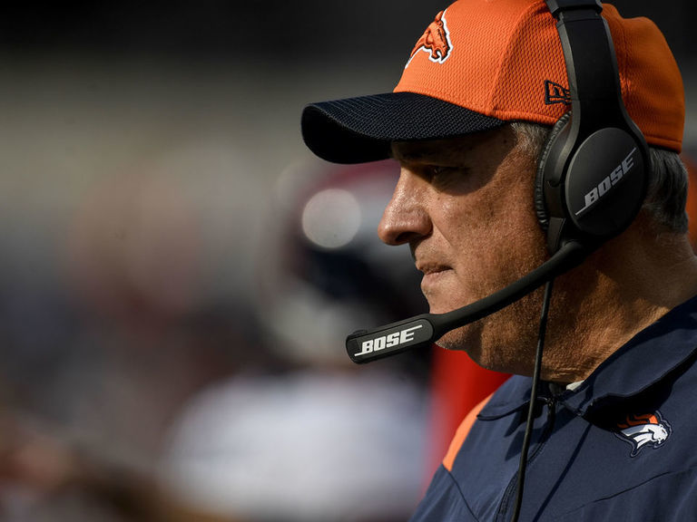 Fangio introduced as Dolphins defensive coordinator | theScore.com