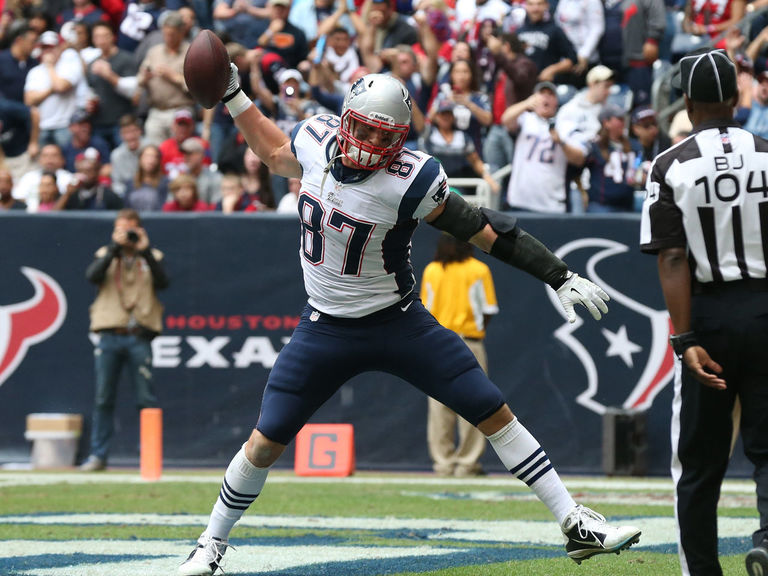 Patriots' Gronkowski on track to return for Week 1 | theScore.com