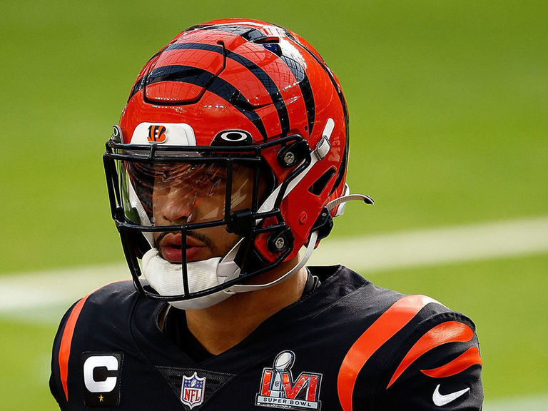 Bengals place franchise tag on Bates | theScore.com
