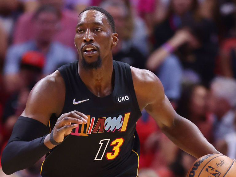 Adebayo scores 30 points, Heat pull away to beat Cavs | theScore.com