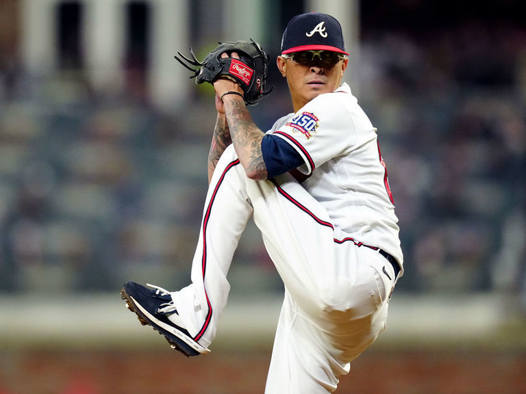 Rangers sign 41-year-old Chavez to minor-league deal | theScore.com