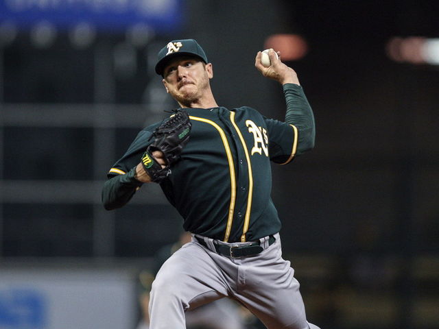 GIF: Scott Kazmir throws to ghost teammate on pickoff attem…