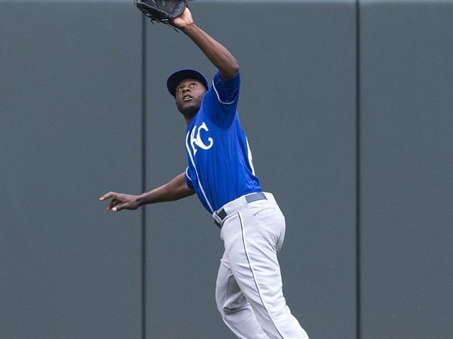 GIF: Royals' Cain robs Freese of a home run | theScore