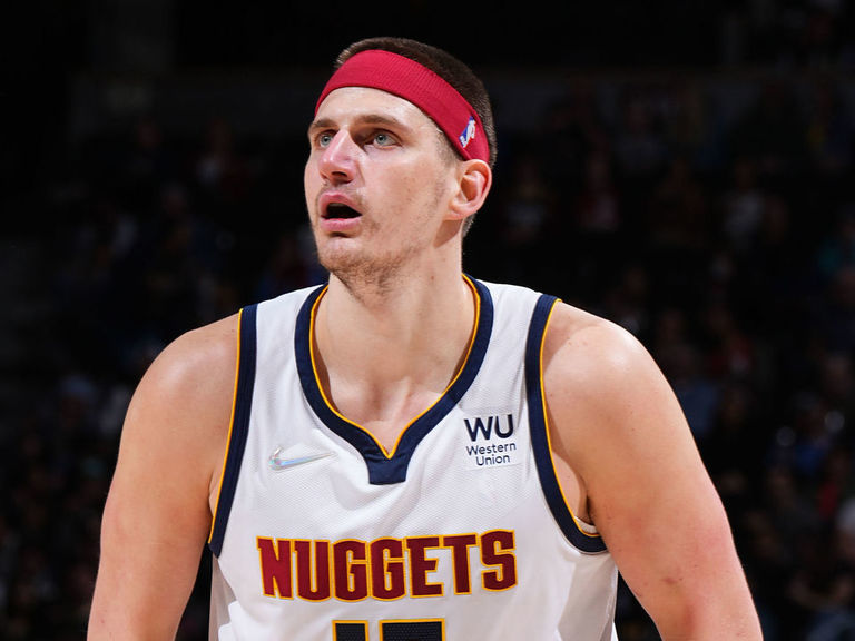 Jokic becomes 1st player with 2K points, 1K rebounds, 500 assists in a ...