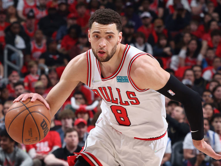 Bulls' LaVine makes season debut vs. Cavs | theScore.com