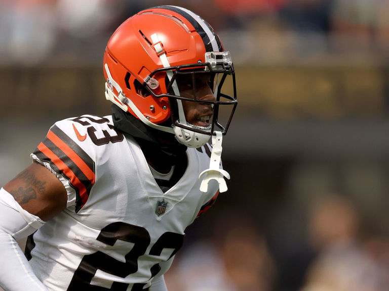Rams reacquire Troy Hill from Browns for 2023 5th-round pick | theScore.com