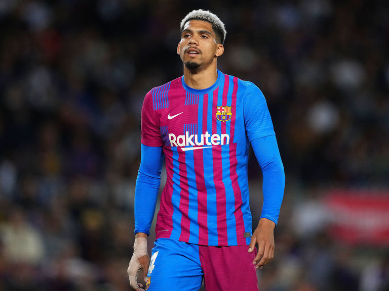Araujo needs surgery after injury with Uruguay, could miss World Cup ...