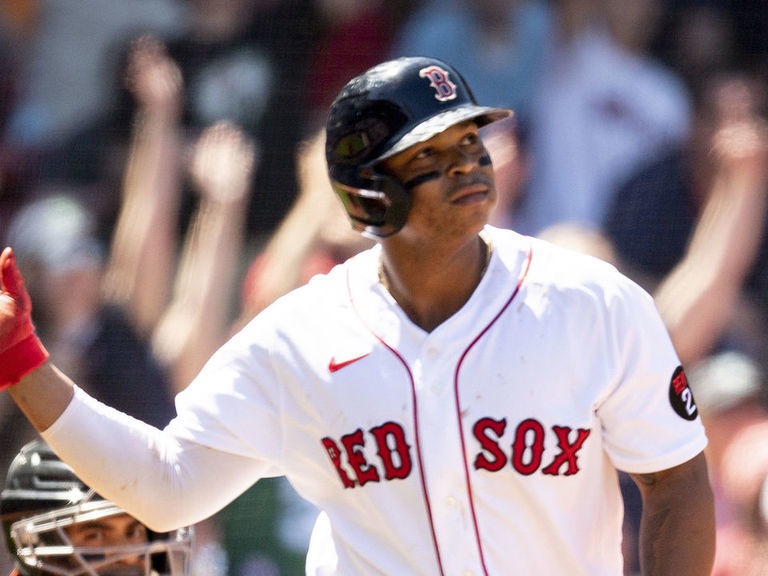 Report: Devers, Red Sox remain apart in extension talks | theScore.com