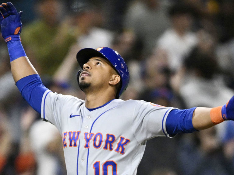 Mets' Escobar completes cycle with 9th-inning triple | theScore.com