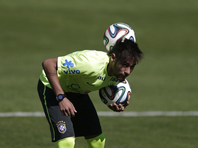 VIDEO: Neymar scores cheeky penalty in training | theScore.com