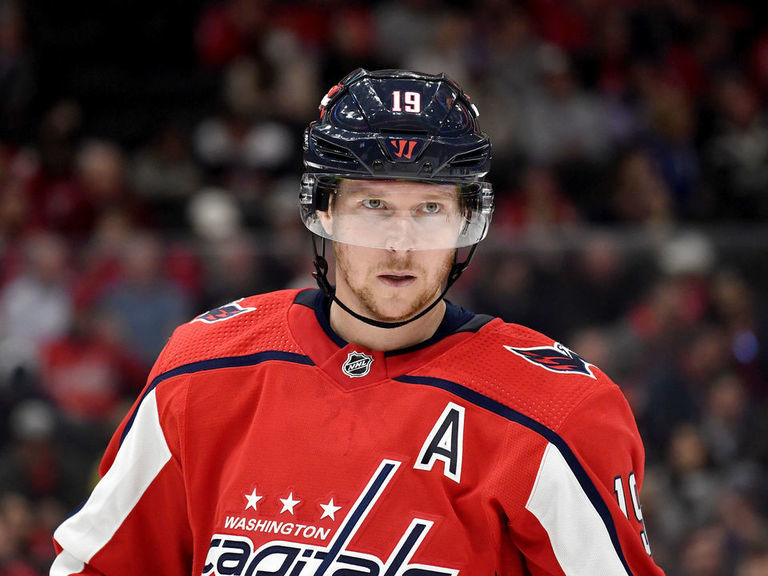 Backstrom undergoes hip surgery, set for 'lengthy recovery' | theScore.com
