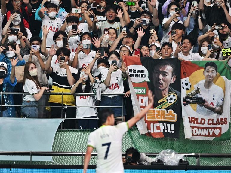 Son delights South Korean fans as Spurs romp to 6-3 victory | theScore.com
