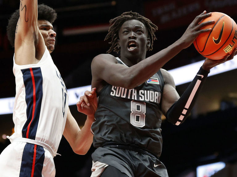 Iowa State lands 2023 5-star forward Omaha Biliew | theScore.com