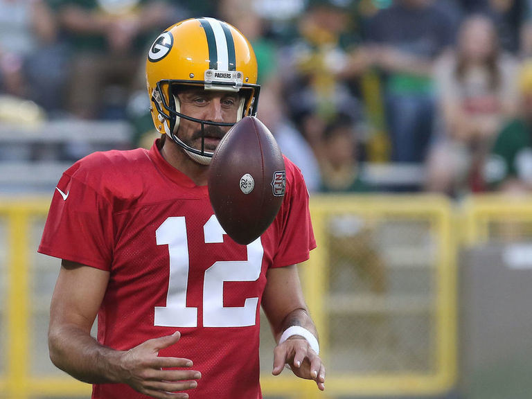Packers WRs meet with QBs, offensive staff following Rodgers tirade ...