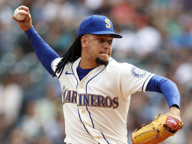 Mariners lock up Castillo to 5-year extension reportedly worth $108M ...