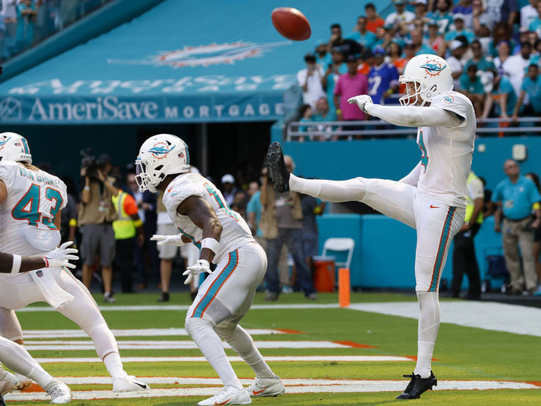 Dolphins halt Allen, survive 'butt punt' to beat Bills | theScore.com