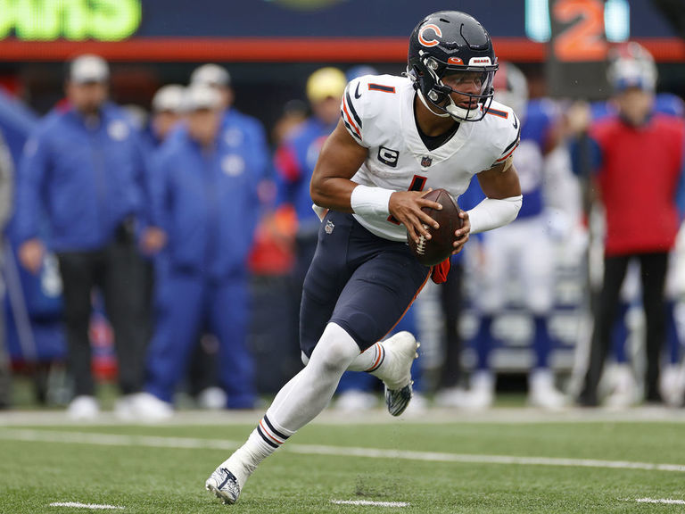 Though Fields struggles, Bears can spread blame for loss | theScore.com