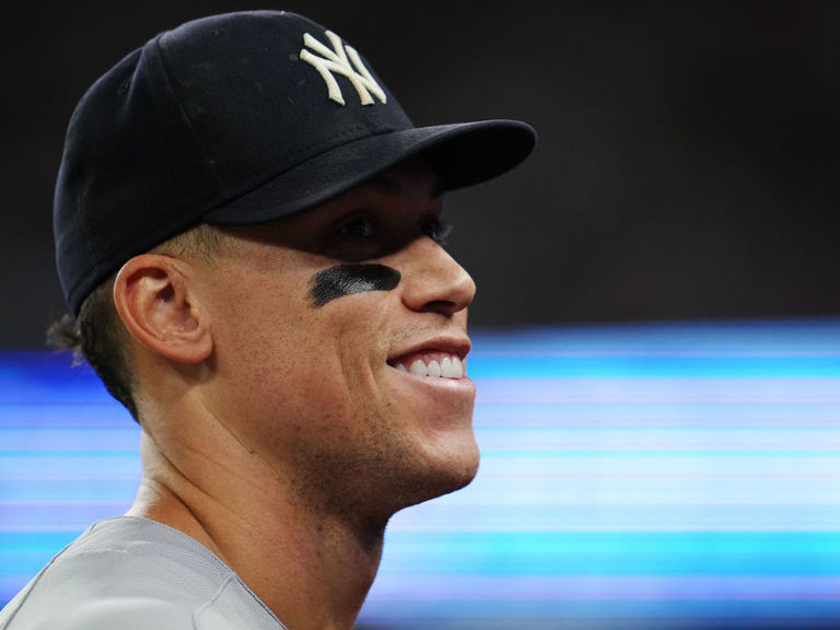 Fan who caught Judge's 62nd HR offered $2M for ball | theScore.com