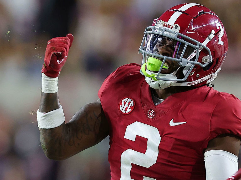 No. 1 Alabama overcomes 4 turnovers to squeeze past Texas A&M ...