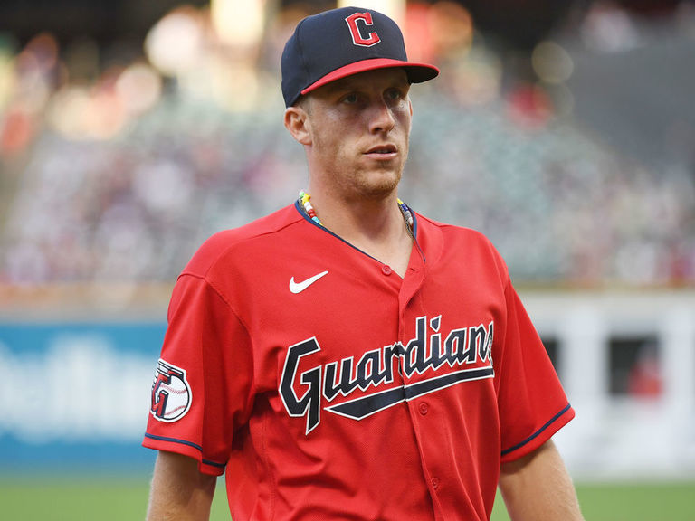 Guardians outright former Gold Glover Straw to Triple-A | theScore.com