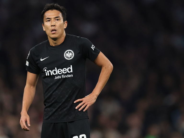 Frankfurt's Hasebe to miss 'several weeks' with knee injury | theScore.com