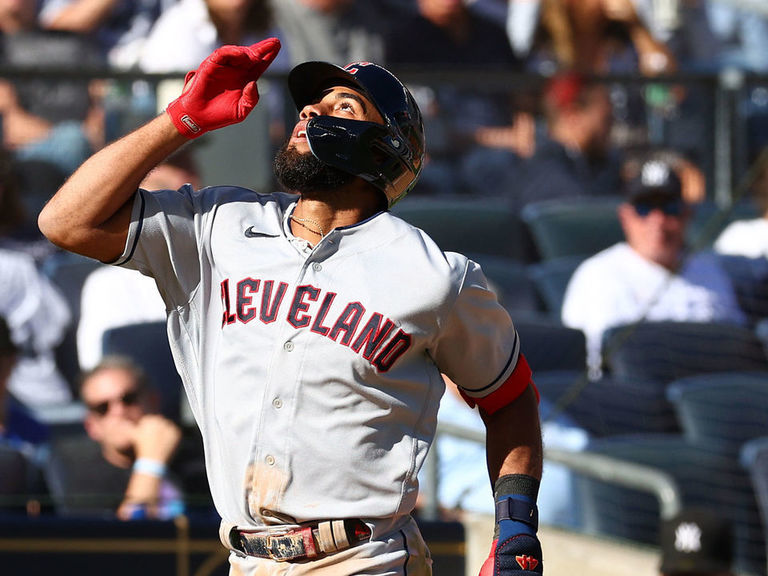 Rosario, Naylor each have 3 hits as Guardians beat Red Sox | theScore.com