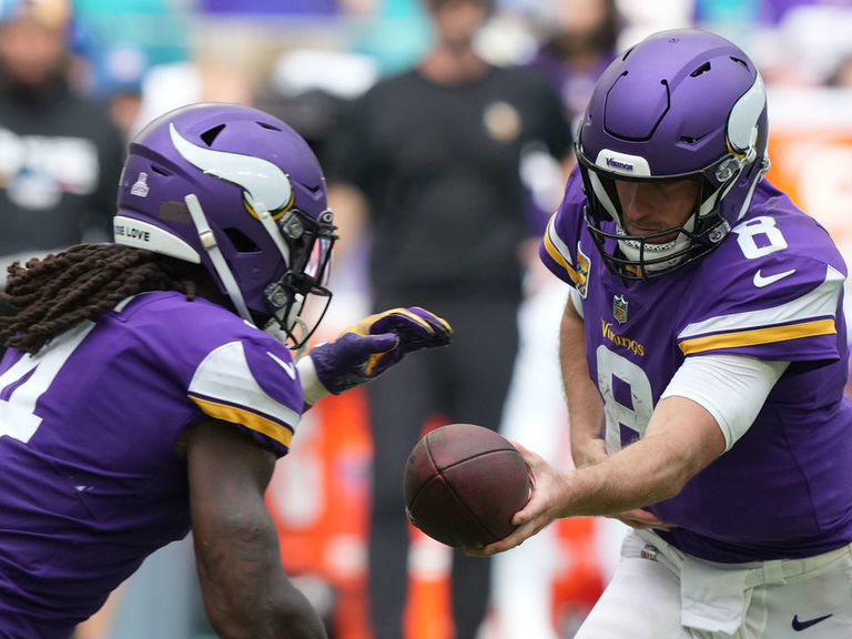 Cook's late touchdown gives Vikings win over Dolphins | theScore.com
