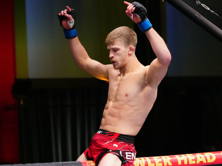 Allen wins 10th straight UFC fight with TKO over injured Kattar ...