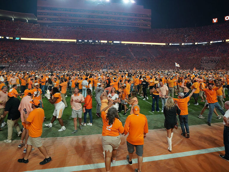 SEC to review ways to address fans storming fields, courts | theScore.com