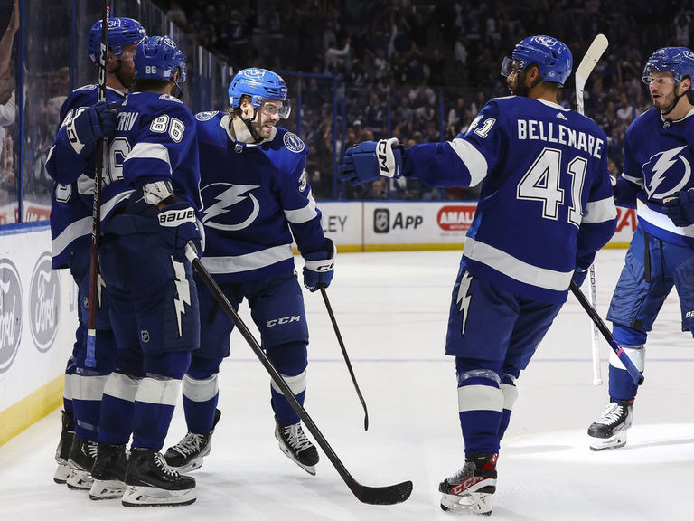 Kucherov posts goal, 3 assists as Lightning beat Sabres 5-3 | theScore.com