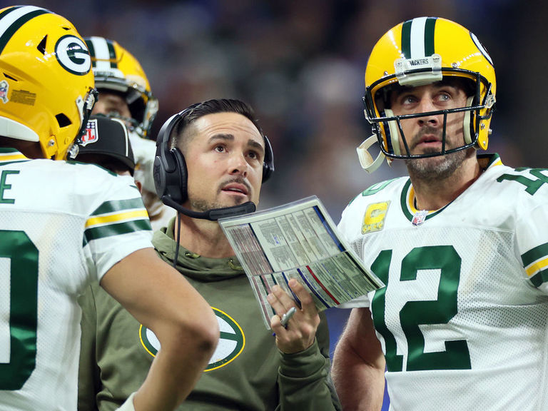 Aaron Rodgers throws 3 INTs, lets Lions edge Packers | theScore.com