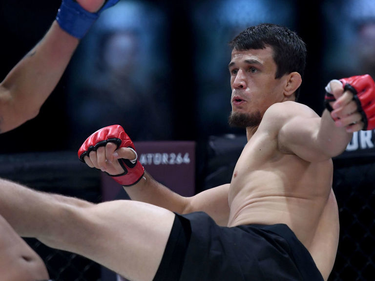 Nurmagomedov defeats Pitbull for Bellator lightweight title | theScore.com