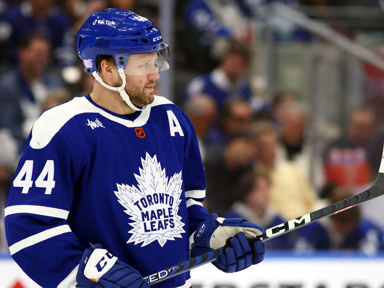 Maple Leafs lose another D-man as Rielly suffers injury vs. Islanders ...