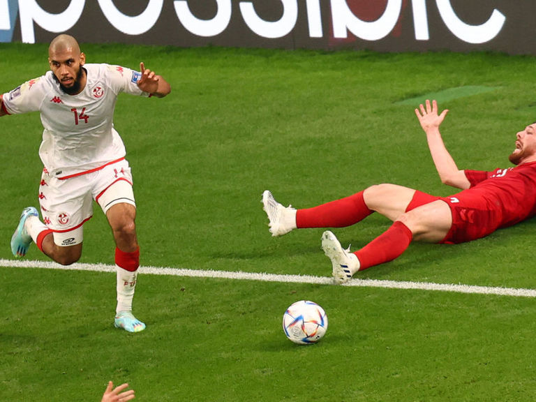 Tunisia holds Denmark to goalless draw at World Cup | theScore.com