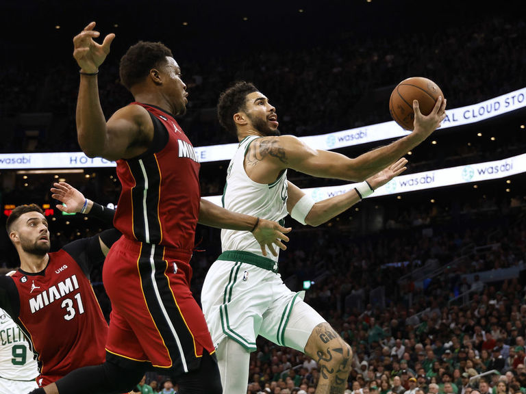 Tatum scores 49, Celtics hold off hot-shooting Heat | theScore.com