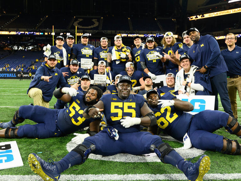 Twitter map shows most of U.S. rooting for Michigan in CFP | theScore.com