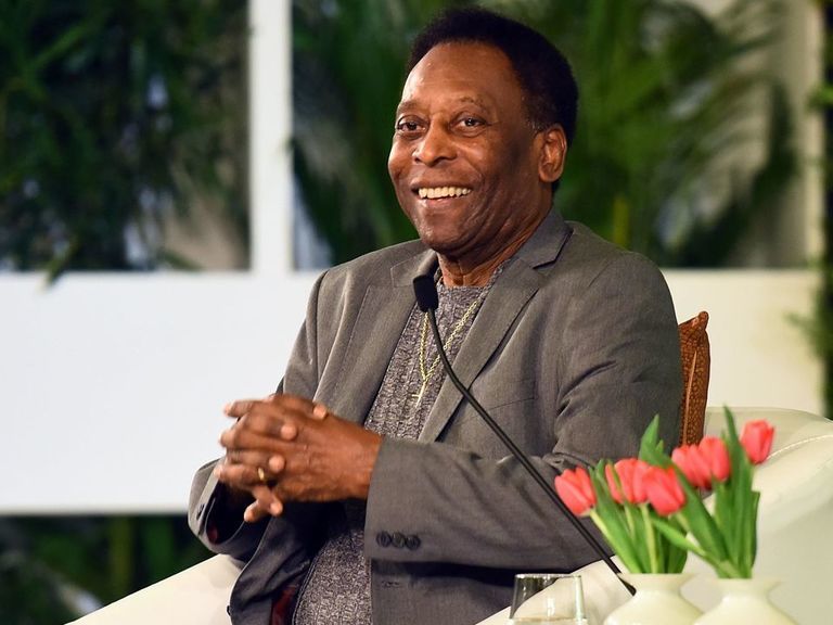 Pele watches Brazil's World Cup match from hospital | theScore.com