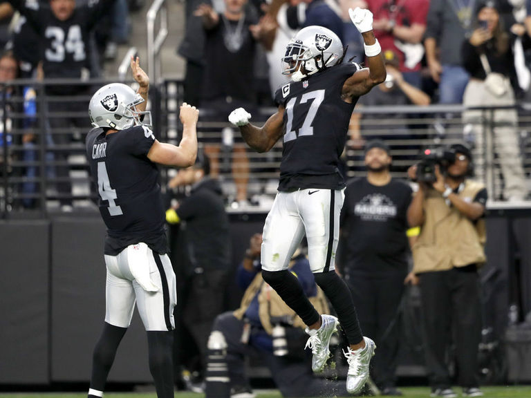 Raiders' Adams disappointed with Carr benching: 'I support my guy ...